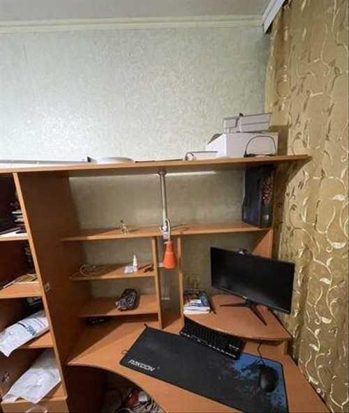 Письменный стол со шкафом