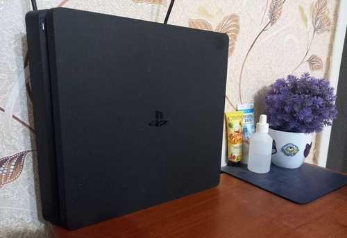 Игровая приставка PlayStation 4 + 2 диска с играми