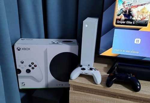 Продам Xbox series S + 2 геймпада