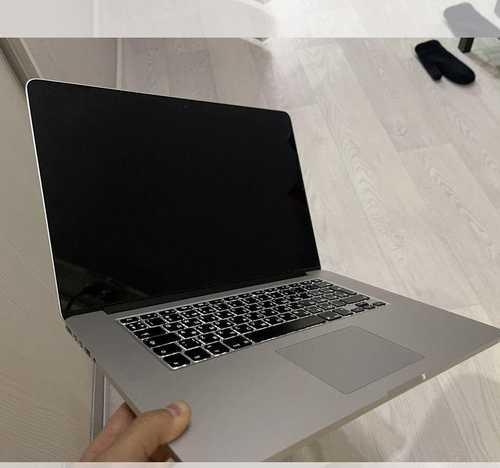 Macbook pro 15 2015 i7 16 gb