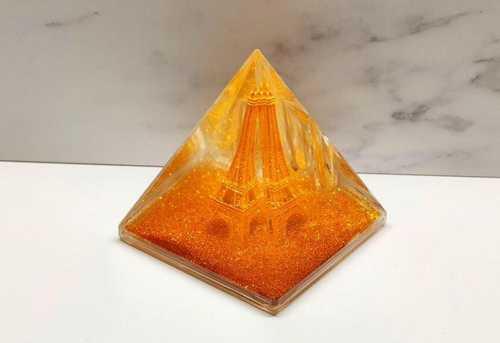 Пирамида с Эйфелевой башней (Франция, сувенир)