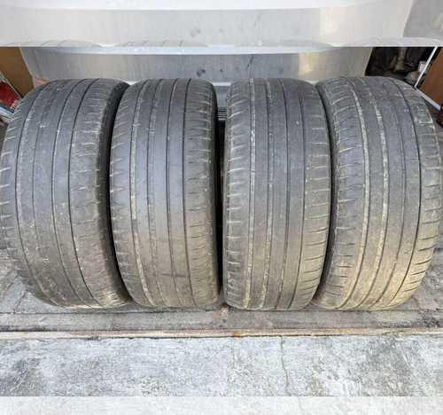 Michelin Pilot Sport 4 235/45 R17 97Y