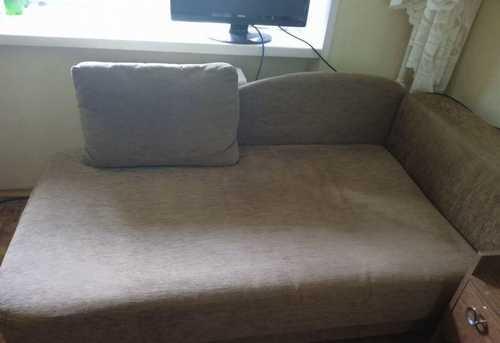 Продам мини -диван раздвижной бу