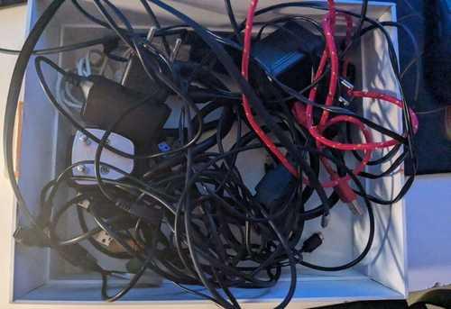 Коробка разных кабелей
