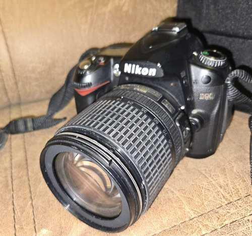 Фотокамера Nikon D90 с объективом 18-105 VR