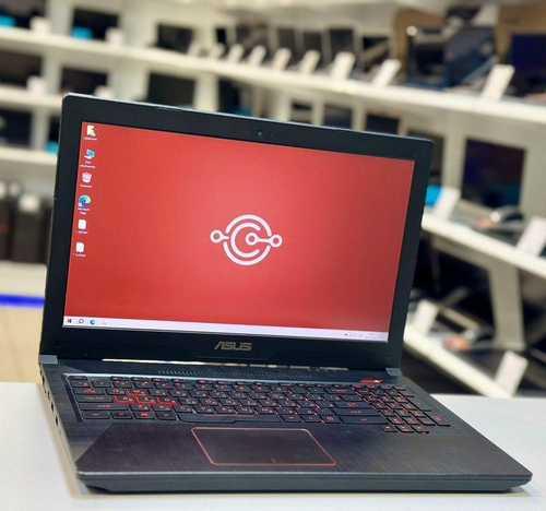 Asus 15.6” IPS / i5-7300HQ / 16G / SSD / GTX 1050