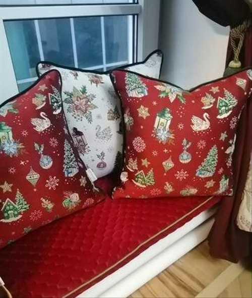 Гобеленовые подушки новогодние