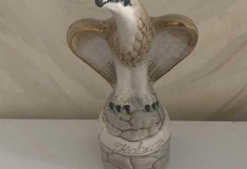 Статуэтка-орел фарфоровый