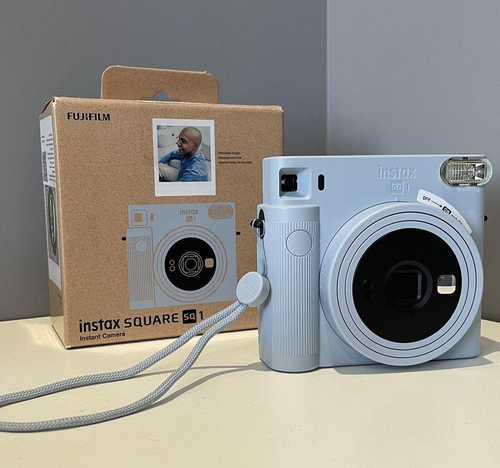 Фотоаппарат моментальной печати instax square sq1