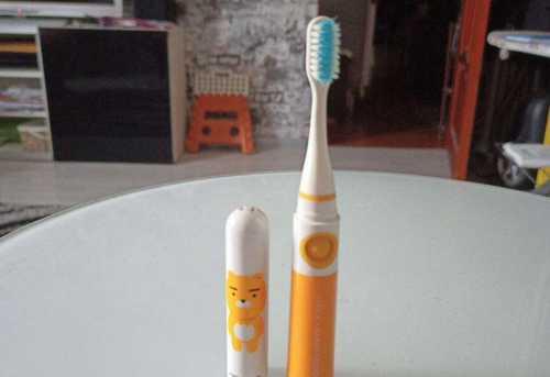 Зубная щетка на батарейке детская