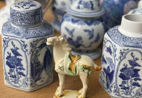 Старый китай банка ваза лошадь