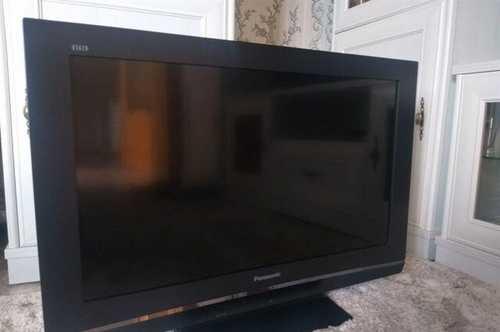 LCD телевизор Panasonic 32"