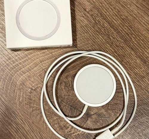 Беспроводная зарядка Apple MagSafe Charger