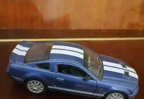 Коллекционная модель автомобиля