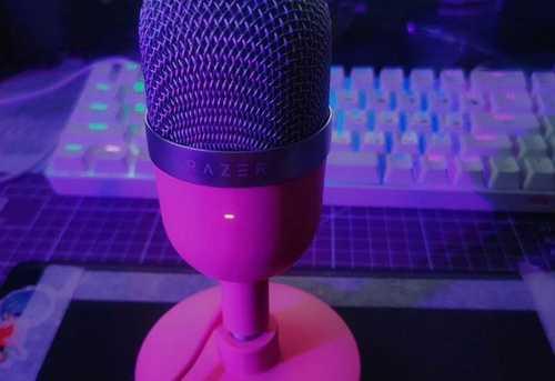 Розовый микрофон Razer Seiren Mini Quartz