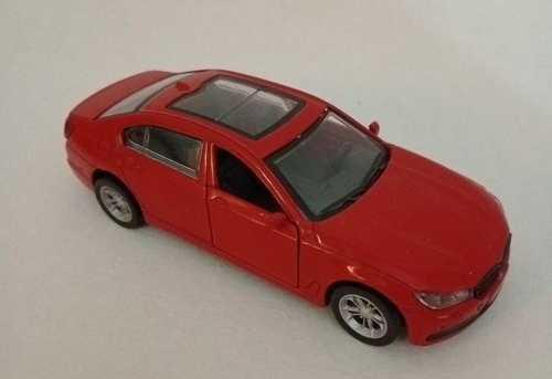 Модель автомобиля 1:43 BMW 7 серии