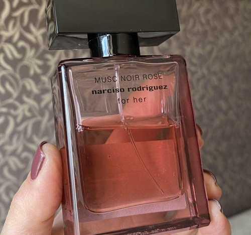 Парфюмерная вода Musc Noir Rose Narciso Rodriguez