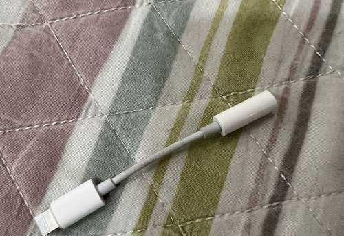 Адаптер Apple Lightning на выход 3,5