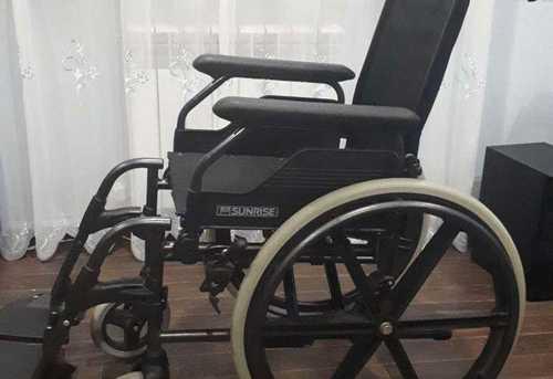 Инвалидная кресло-коляска "Sunrise Medical Breezy"