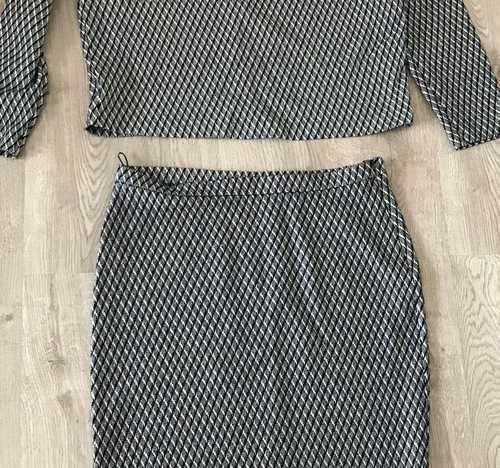 Костюм юбка и кофта 46 р. MaxMara