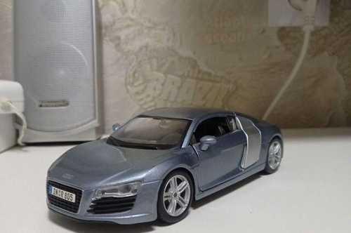 Модель 1:24 Audi R8