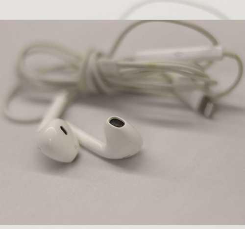 Наушники Apple EarPods with Lightning Connector