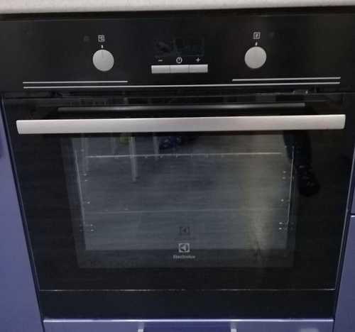 Электрический духовой шкаф Electrolux EZB52410AK