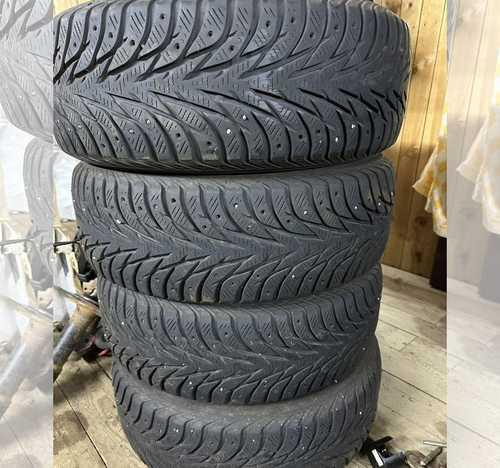 Yokohama Ice Guard Stud IG55 215/60 R16