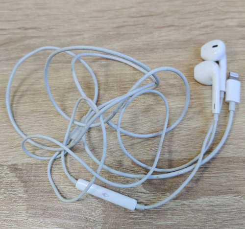 Оригинальный наушники Apple EarPods lightning