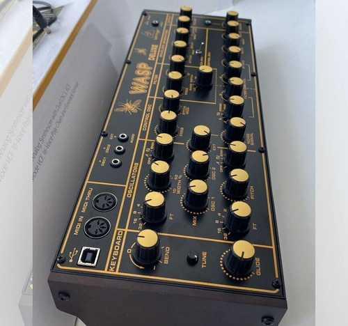 Аналоговый синтезатор behringer wasp deluxe