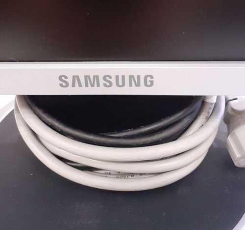 Монитор Samsung