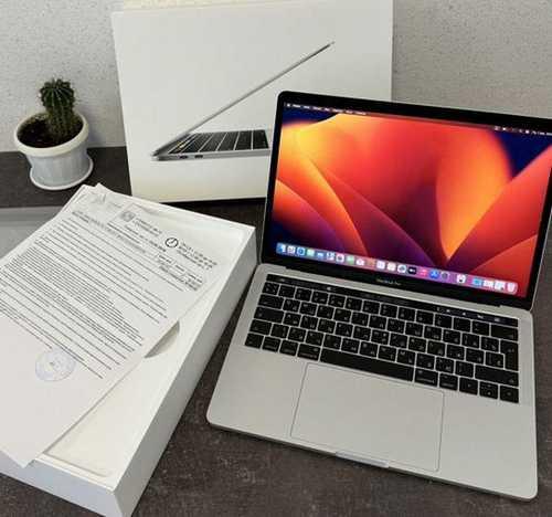 Apple MacBook Pro 13 2017 i5/8/256GB 1цикл