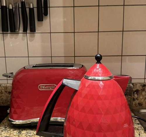 Чайник, тостер delonghi