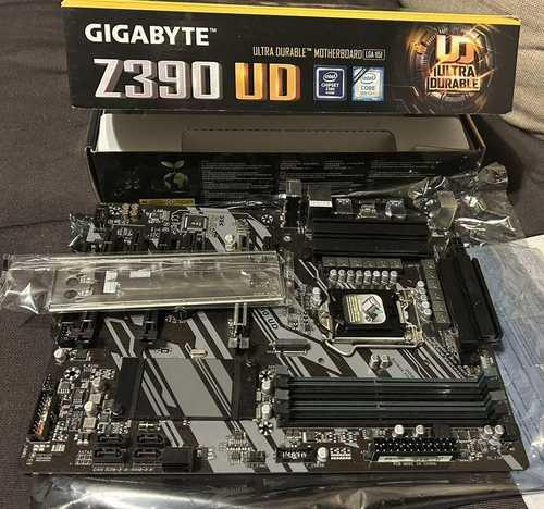 Gigabyte z390 ud, i5 9600k, gtx 1660 super