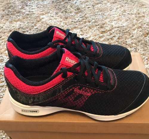 Кроссовки reebok новые 35