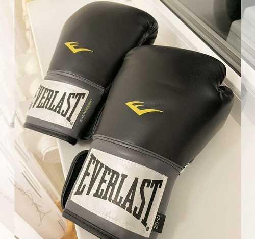 Боксерские перчатки 12 oz everlast