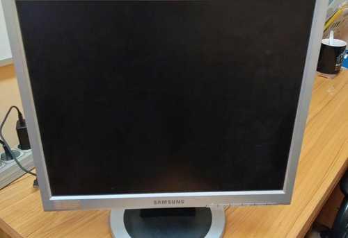 Монитор Samsung SyncMaster 710N