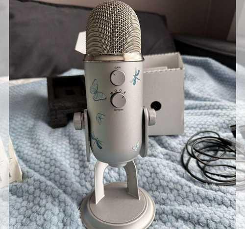 Микрофон blue yeti