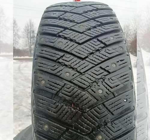 Goodyear Ultragrip Ice Arctic 215/65 R17 99T