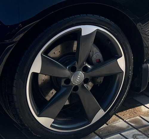 Продам оригинальные диски с резиной 5*112