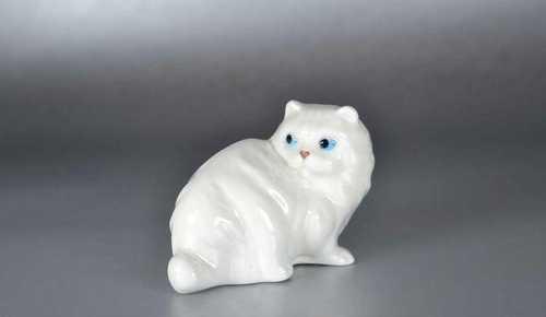 Персидский кот фарфоровая статуэтка