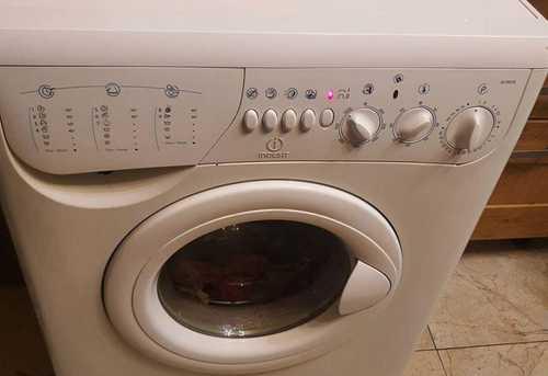 Полноразмерная стиральная машина indesit W105TX
