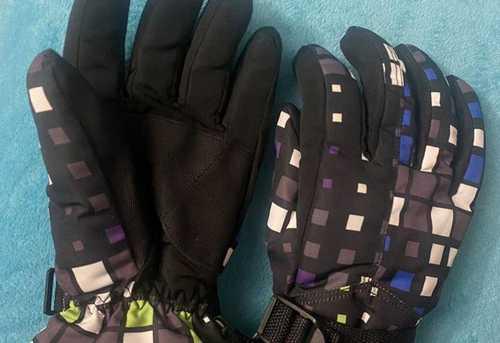 Перчатки горнолыжные для подростка или женщины