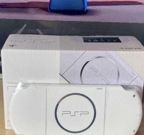 Новые Sony PSP 3008 White 320 Игр, комплект