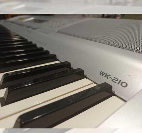 Casio WK-210 (76клавиш) синтезатор (обмен/продажа)