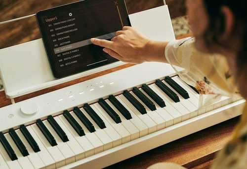 Цифровое пианино Casio + Аксессуары