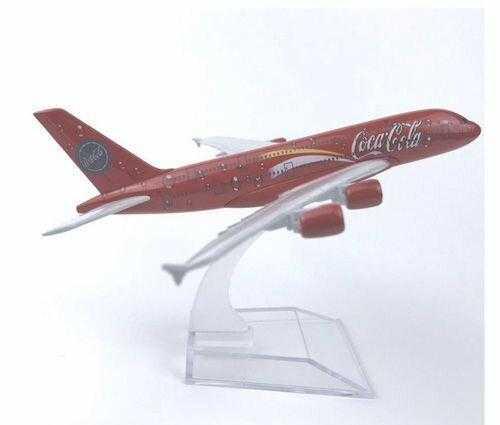 Модель самолета Coca cola