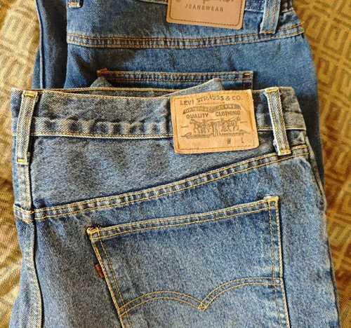 Джинсы levis 2 шт