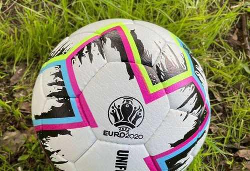 Футбольный мяч Евро 2020