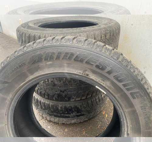 Bridgestone Ice Cruiser 7000 235/65 R17